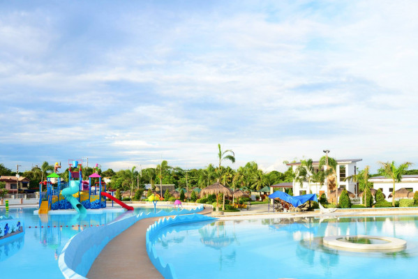 Villa Emmanuela Wavepool Resort ₱500 @ Plaridel, Bulacan | PH.vacations
