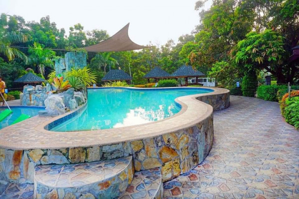Floating Sanctuary ₱6,500 @ , | PH.vacations