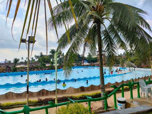 Hidden Valley Mountain, Wavepool and Beach Resort ₱1,800 @ Pinamungahan ...