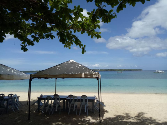 Paradizzo Beach Resort ₱2,300 @ Medellin, Cebu | PH.vacations