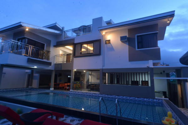 Villa La Ria Private Resort ₱18,000 @ Los Baños, Laguna | PH.vacations