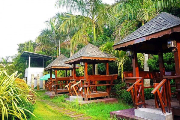 Floating Sanctuary ₱6,500 @ , | PH.vacations