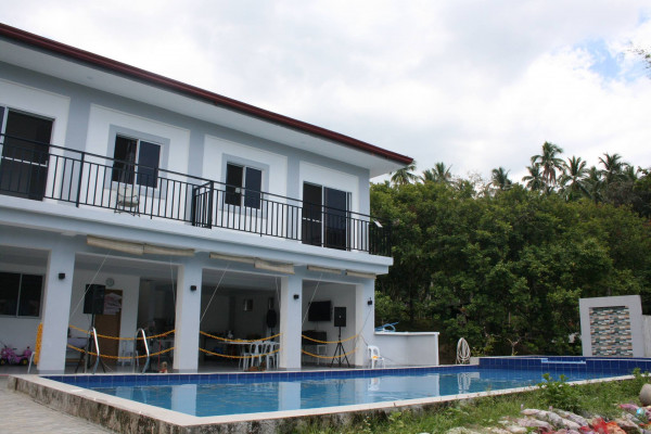 Villa Rizalina ₱8,000 @ San Pablo City, Laguna | PH.vacations